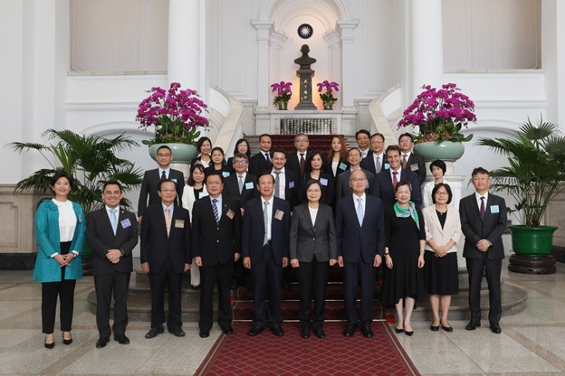 GUATEMALA RECIBE EN TAIWÁN EL PREMIO “GOLDEN MERCHANT AWARD” - Gobierno ...